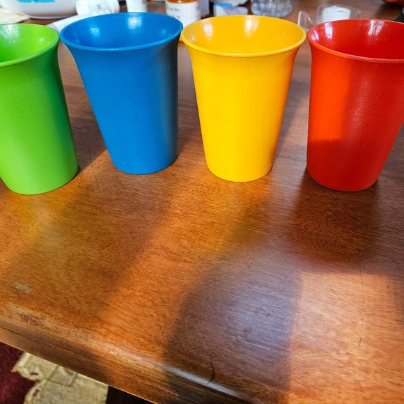 Tupperware | Kitchen | Set Of 4 Primary Colors Tupperware Cups Great ...